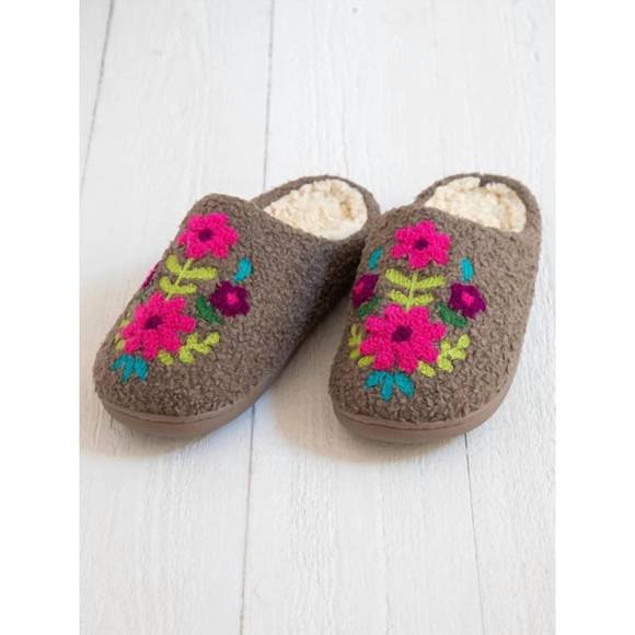 NATURAL LIFE | Shoes | New Natural Life Folk Floral Slippers In Brown ...